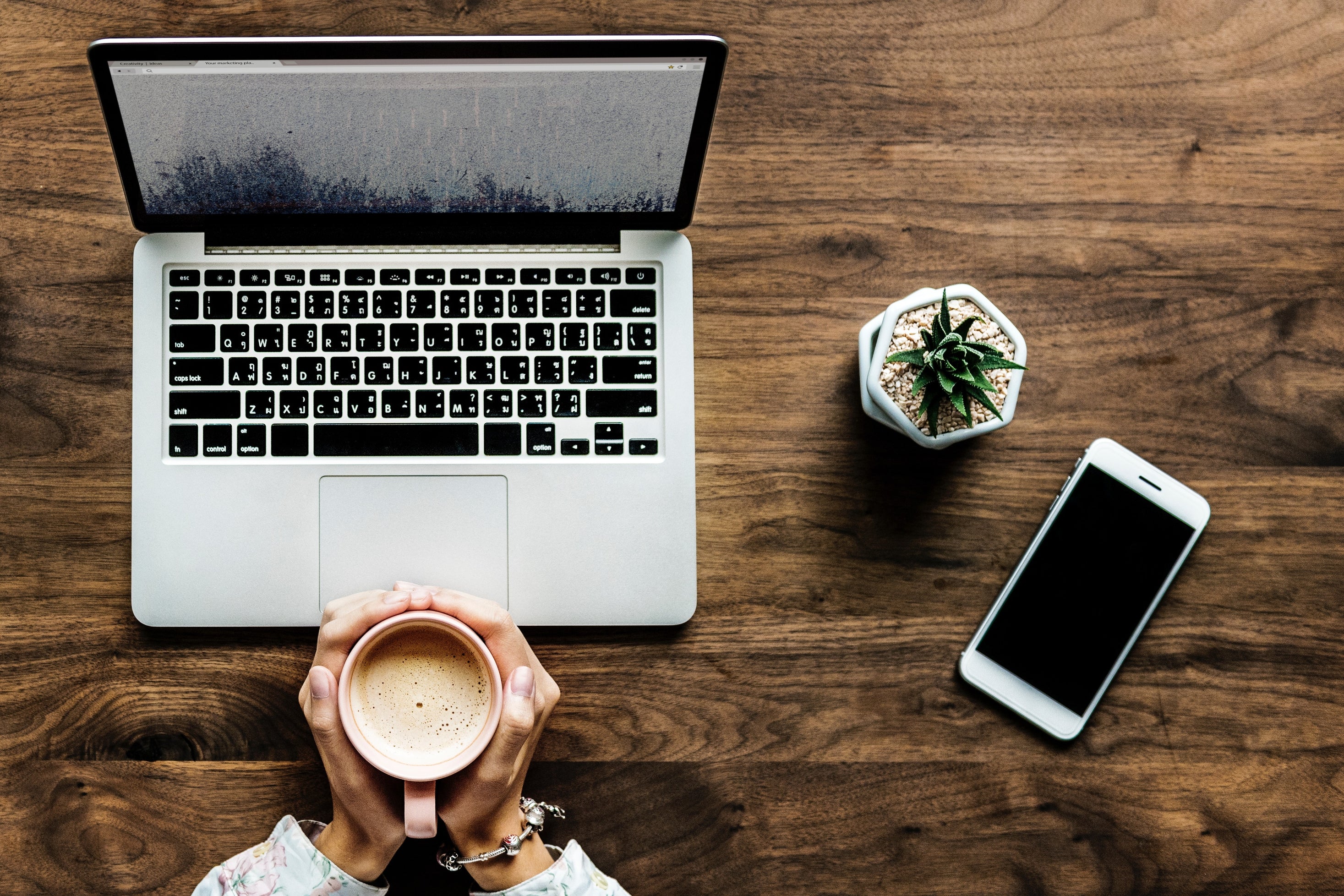 10 Self-Care Rituals You Can Do Right at Your Desk - gr8nola